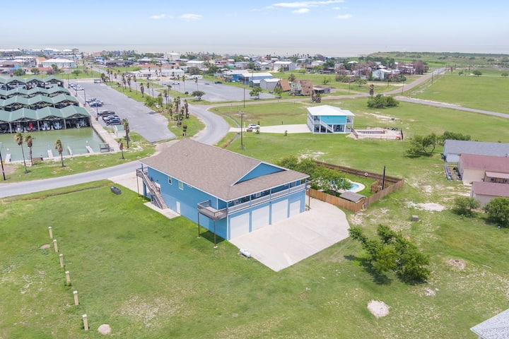 834 Laguna B - Luxurious, Spacious Home Away From - Port Mansfield, TX