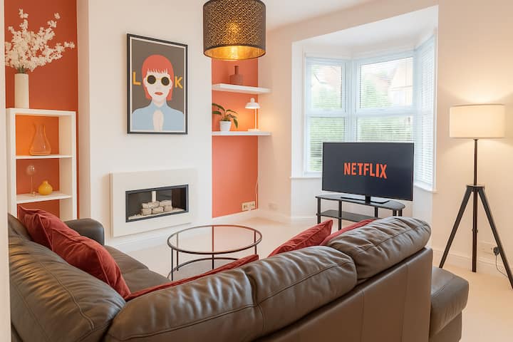 3 Bed Family House Free Parking - Southend-on-Sea