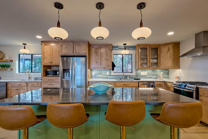 Lakeside Therapy   By Chatuge Home Concierge - Hiawassee, GA