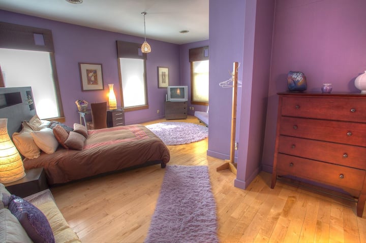 Plum Room - Queen Ensuite At Lauerman House Inn - Door County, WI