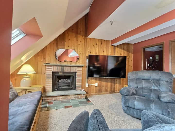 Bellavista-fireplace, Pool, Hot Tub, Location - Killington, VT