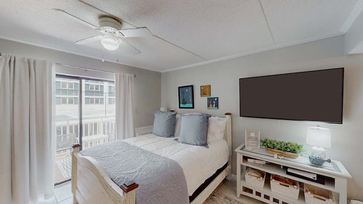 Snowbirds Welcome|beachfront|sugar Beach|sleeps 4! - Orange Beach, AL