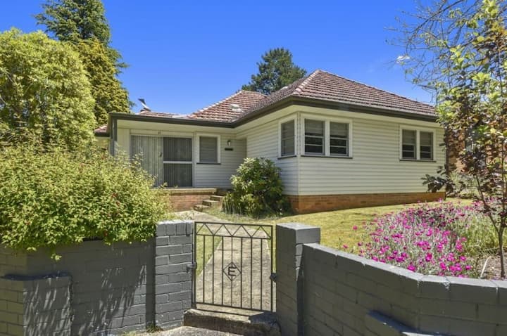 Balgownie Cottage - Blackheath, NSW, Australia