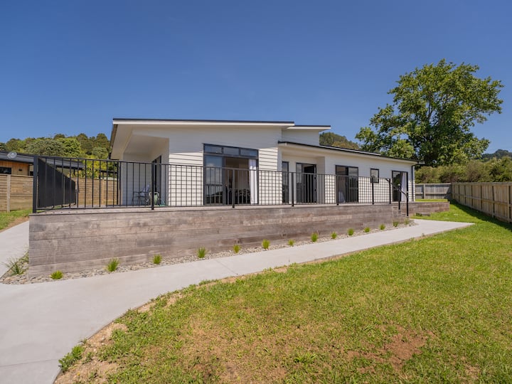 Family Casa - Cooks Beach Holiday Home - Hahei