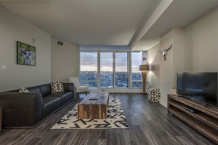 Urban 1br Apt With Skyline Views, On-site Theater - Halifax, NS, Canada