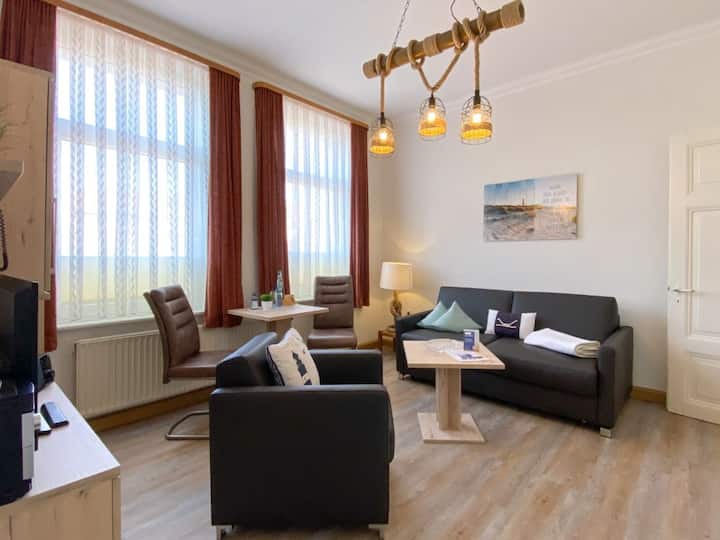 Suite-deluxe-private Bathroom-city View-suite 16, - Borkum