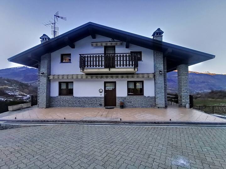 Case Vacanza Newmood - Intera Villa - Cogne