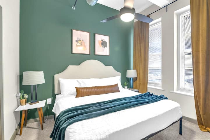 World Cup Ready! Kc Downtown With Pool & King Bed - Kansas City, MO