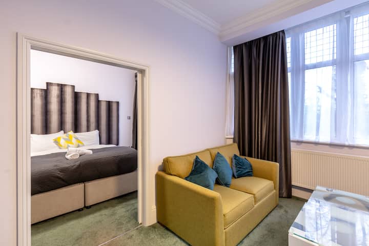 Airport Stay Made Easy - Crawley