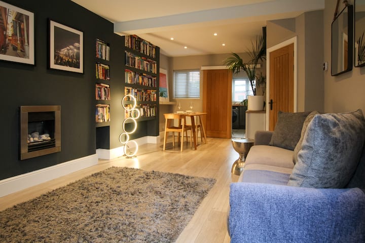 A Charming Escape In Chester : The Cozy Nook - Chester