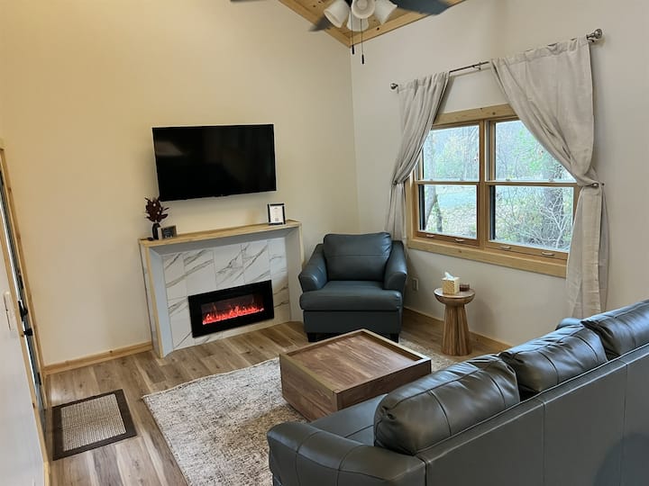 Hot Tub Cabin- In The Heart Of Shawnee Wine Trail - Carbondale, IL