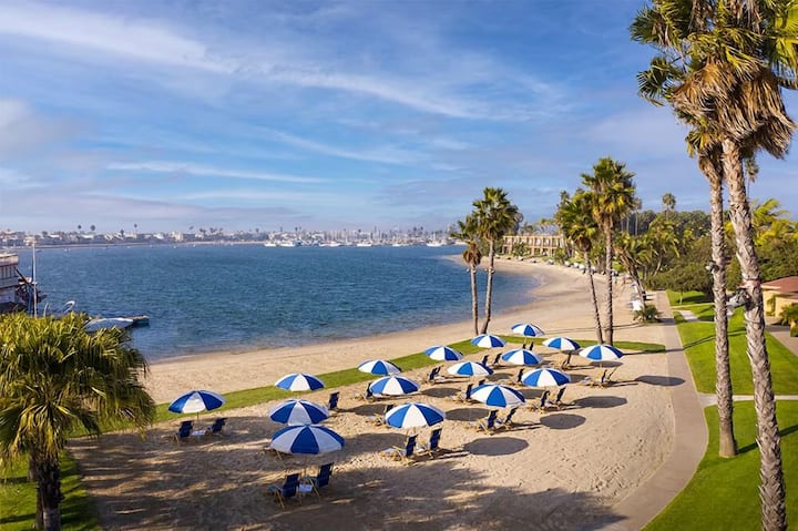 3 Partial Bay Vw Suite Queens, Bahia Resort, Pool - San Diego, CA