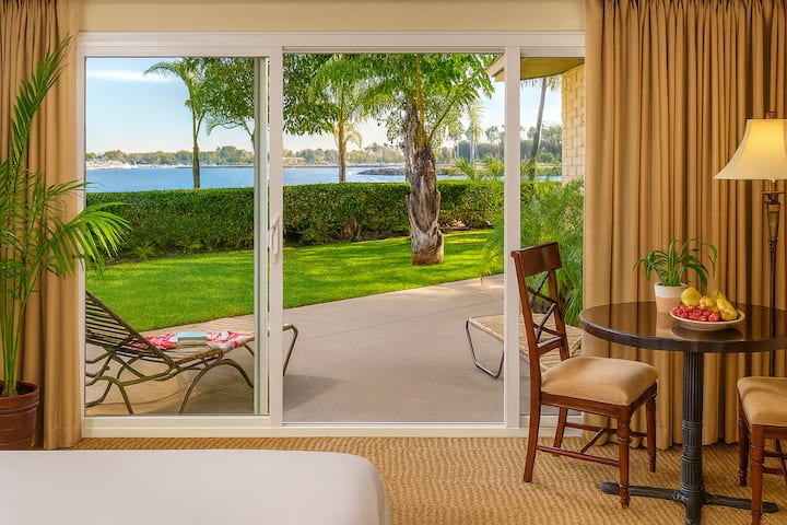 Resort King, Bahia Resort Hotel, Private Beach - San Diego, CA