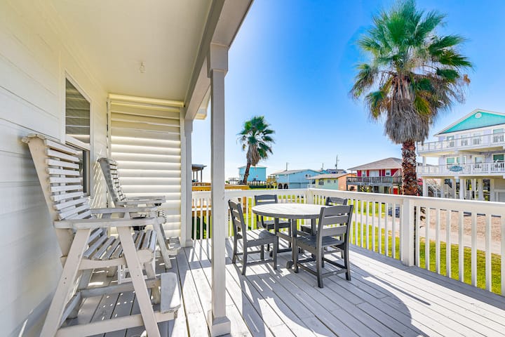 Modern Coastal Farmhouse: Walk To Surfside Beach! - Surfside Beach, TX