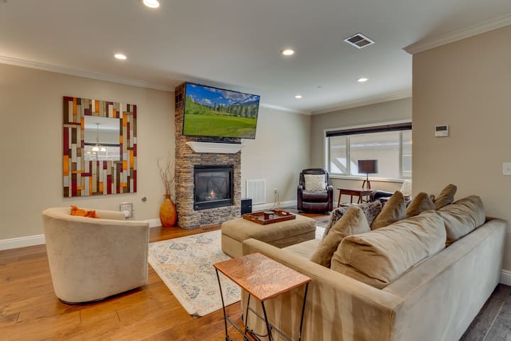 Hot Tub | Arcade | Ac | Grill | Walk To Heavenly - South Lake Tahoe, CA