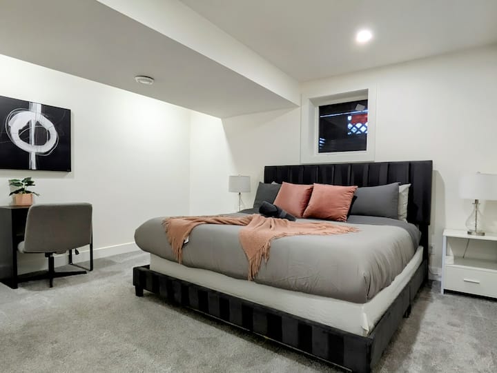 A Slice Of Heaven In Chestermere - Chestermere