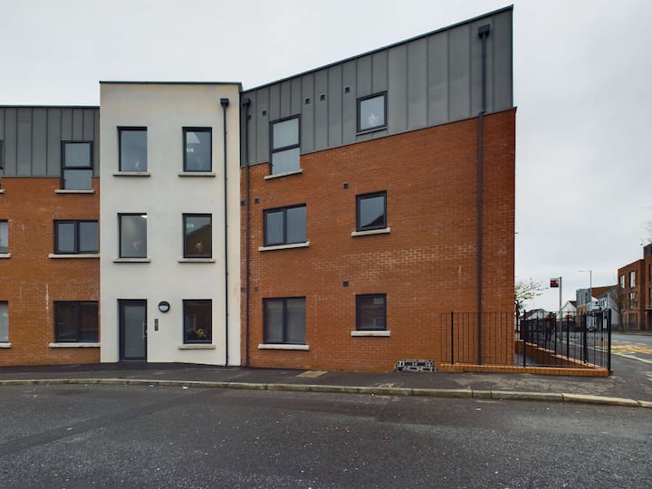 Contemporary 2-bedroom Apartment - Belfast