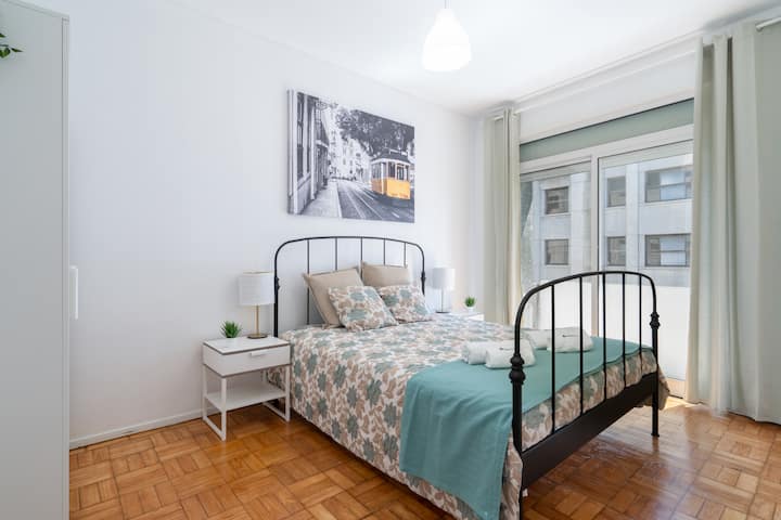 Hostwise - Nicely Charming Flat W Balcony | Bolhão - Porto