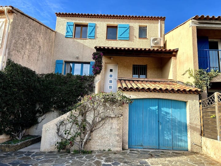 Maison Calme Et Spacieuse Avec Terrasse Privée - Le Lavandou