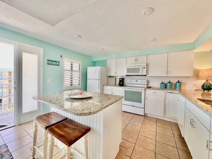 Paradise Sea's:  Updated 2b/2b With Ocean View - Cocoa Beach, FL