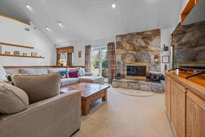 Crown Point Mountain Views & Shuttle To Base Lodge - Stratton, VT