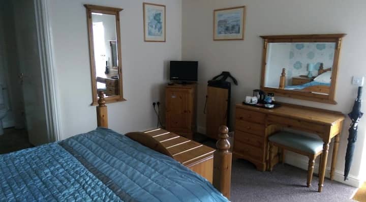 Double Room Ensuite @ The Masons Arms - Minehead