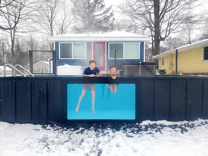 Year-round Heated Pool - Hot Tub - Fire Pit - Lake Odessa, MI