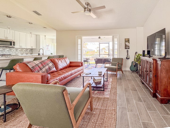 Punta Gorda Isles 3 Bedroom Canal Front Home - Punta Gorda, FL