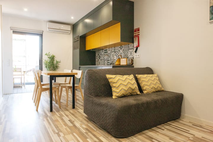Hostwise - Bright & Contemporary Flat W/ Balcony - Vila Nova de Gaia