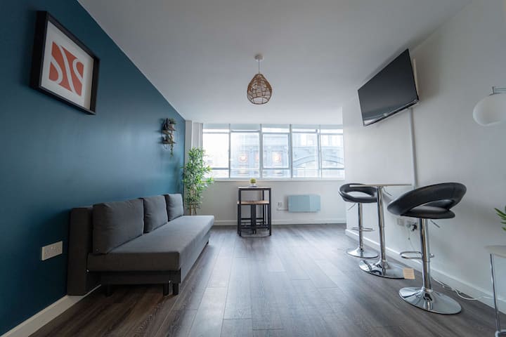 Sevenstay Bold 1 - Liverpool