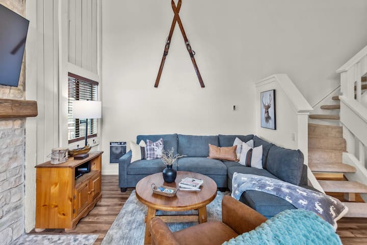 Premier Slope Side Pet Friendly 2bd+loft - Mammoth Mountain, CA