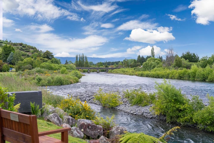 Tongariro Base Camp - Turangi Holiday Home - Tūrangi