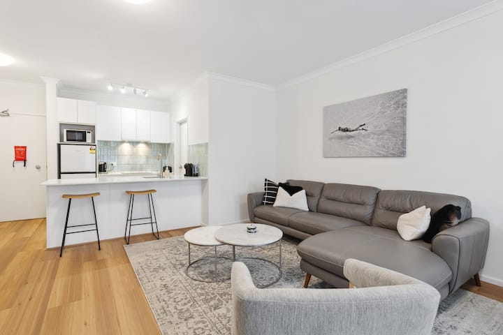 2br Stylish Home In The Heart Of East Perth - South Perth