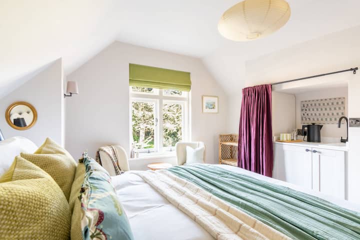 The Willows – Bright Pannett Park Loft En-suite - Whitby