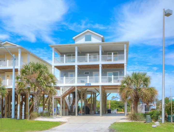 Oak Island Retreat: 4br, Ocean View, Pool - Oak Island, NC