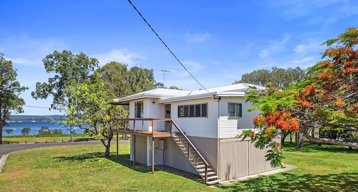 Welcome To "Waterfront Views" - Rainbow Beach