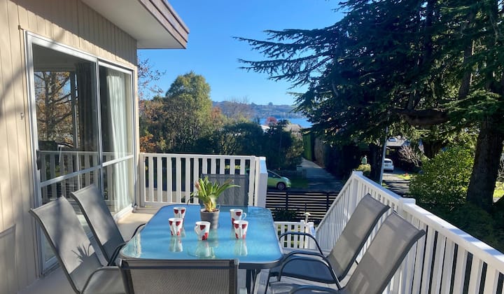 Large Family Home - 2 Mile Bay - Taupo