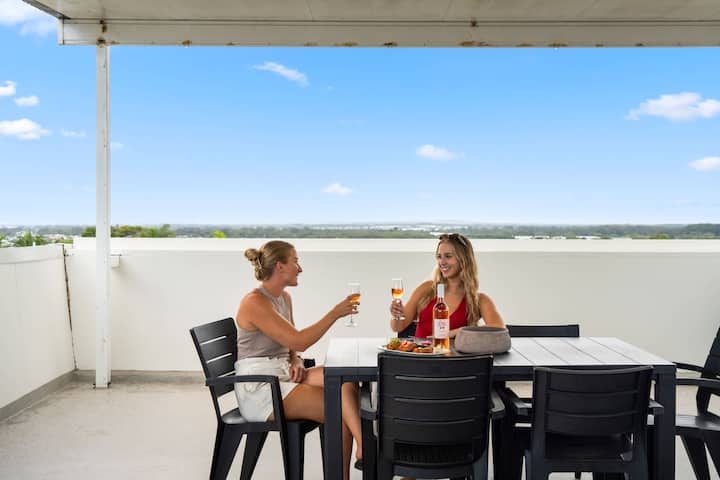 Headland Horizons: Rooftop Retreat In Alex - Sunshine Coast