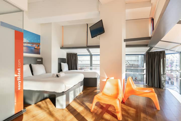 Smart Setup For Four Travelers - Rotterdam