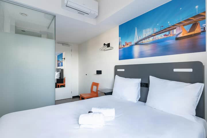 Tiny But Cosy Double In The City Centre -