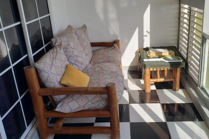 Oceanview 1-bed Apt W/ Pool, Bar & Beach Access - Jamaica