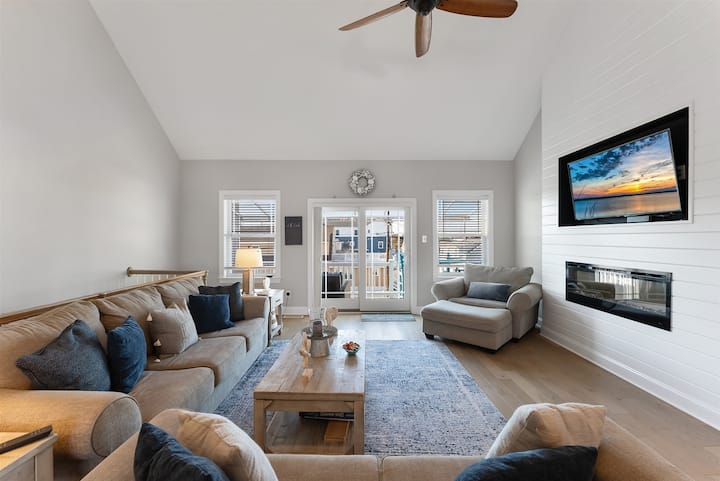 Beach Chic 4br 3.5ba Balcony Walk To Bay Or Beach - Wildwood