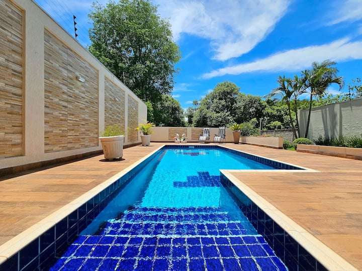 Casa Bairro Central 4 Quartos Com Piscina - Foz do Iguaçu