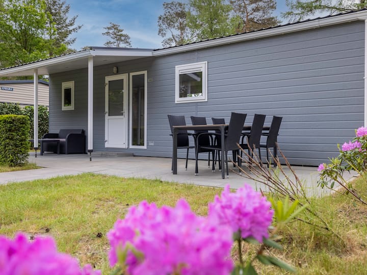 Beau Chalet Sur Un Camping En Forêt Avec Piscine - Eersel