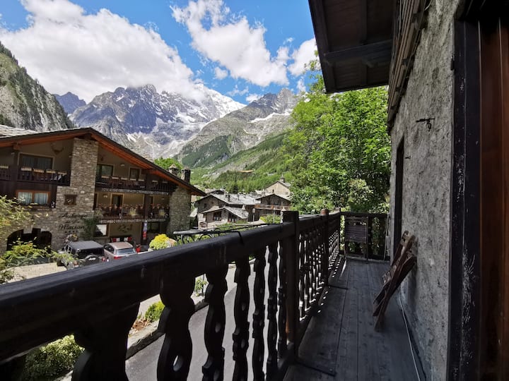 Maison Esterina Vista Monte Bianco - Courmayeur
