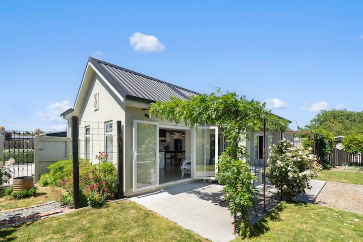 Provence On Cologne - Martinborough Holiday Home - Martinborough