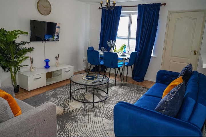 Milton Keynes Home - Sleeps 4 - Parking - Milton Keynes