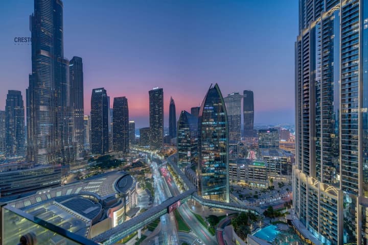 Modern Studio Balcony | Burj View + Parking - Dubai