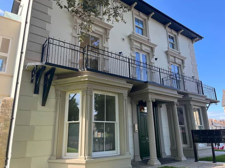 Luxury Top Floor Flat With Balcony In Pontcanna - Cardiff