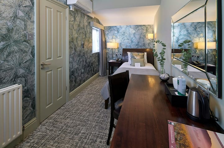 Single-crash Pad - Guildford
